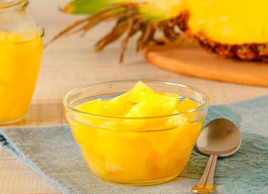 Piña en almíbar